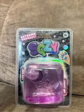 Sunny Days | Toys | Sunny Days Sqzy Extreme Squeezy Light Up Gel Cube ...